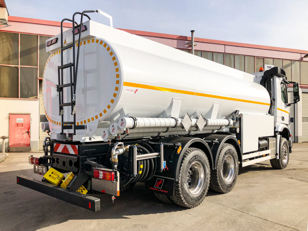 Export fuel tanks | Lindner Fischer